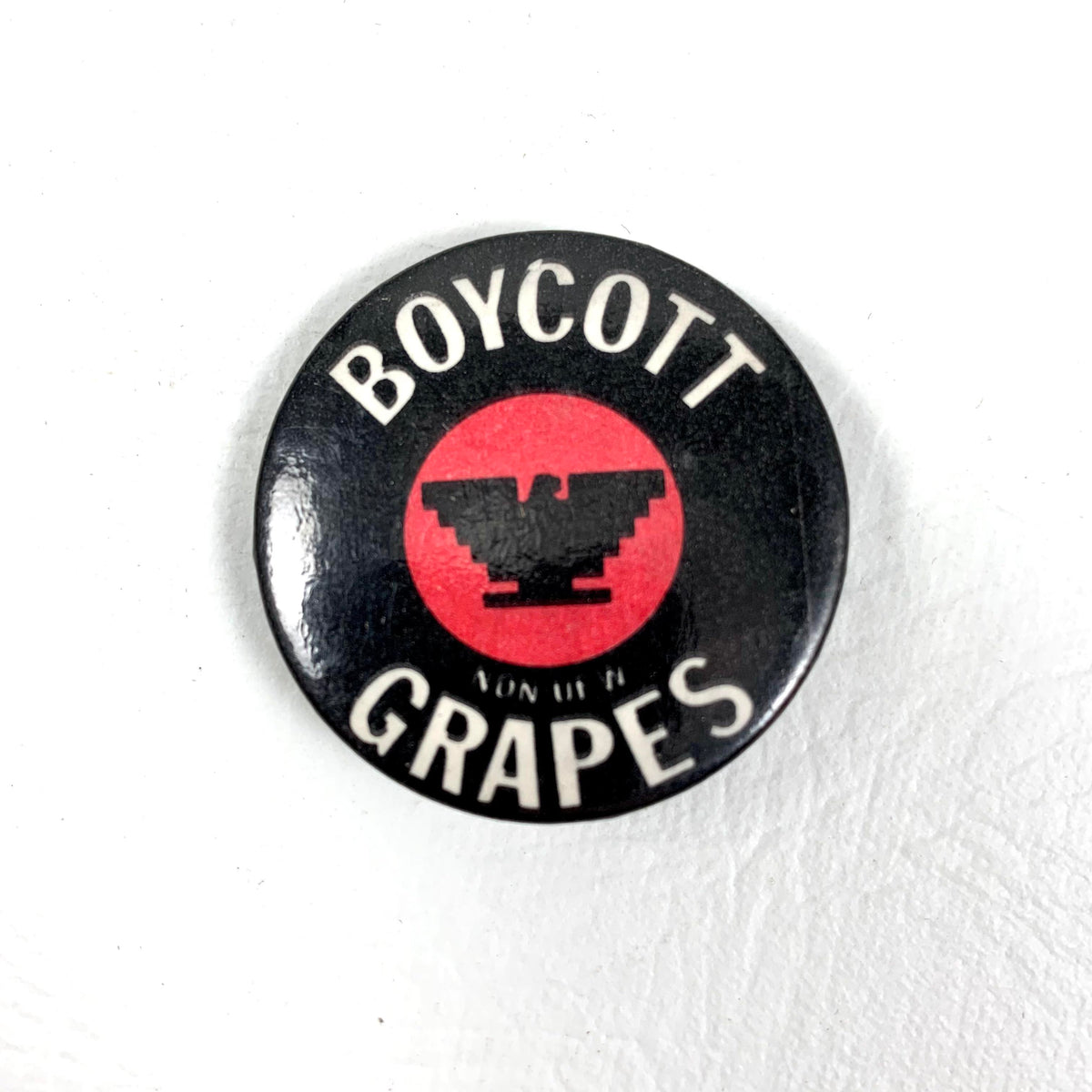 Boycott Grapes Button - 1982 – RetroReplay